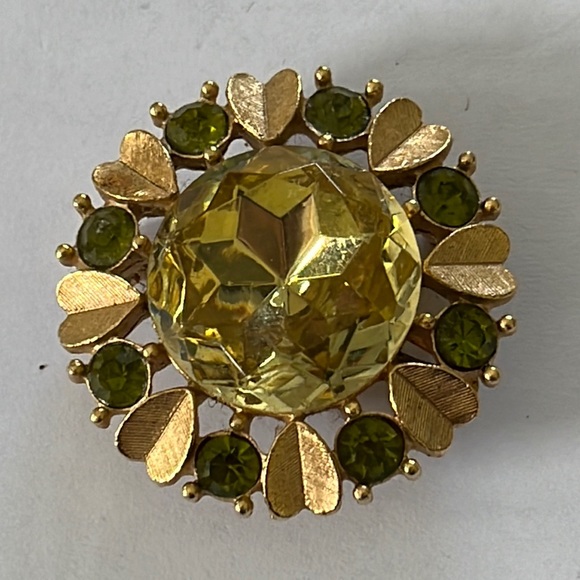 Avon | Jewelry | Vintage Avon Brooch Pendant | Poshmark